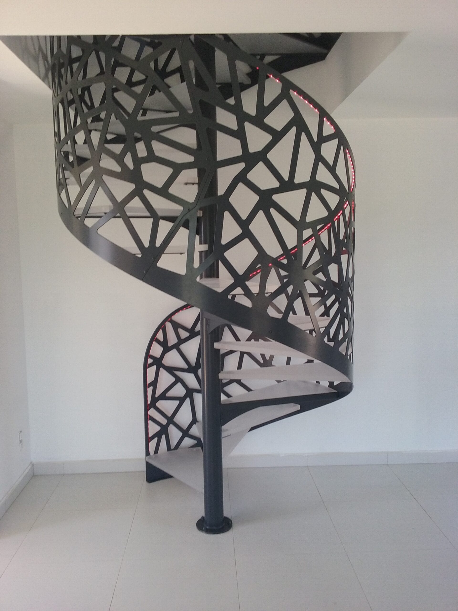 Escalier Colimaçon : Design Sur Mesure pour Un Rendu Unique