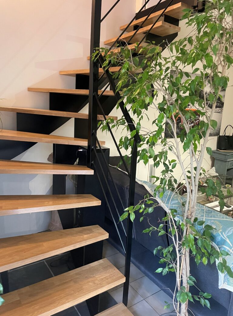 Escalier Balancé : Design Sur Mesure pour Un Rendu Unique